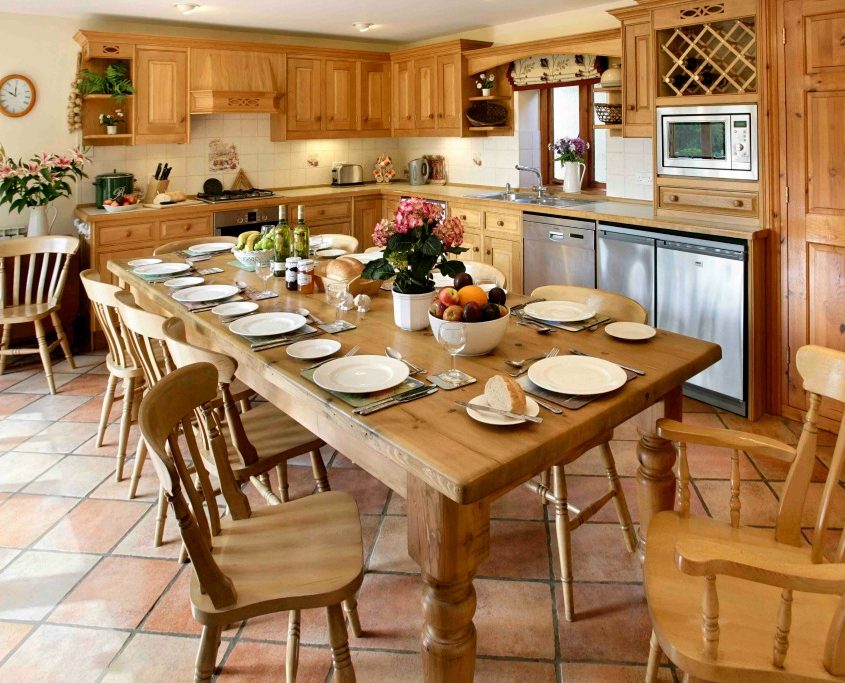 Arbor Holiday and Knightcote Farm Cottages